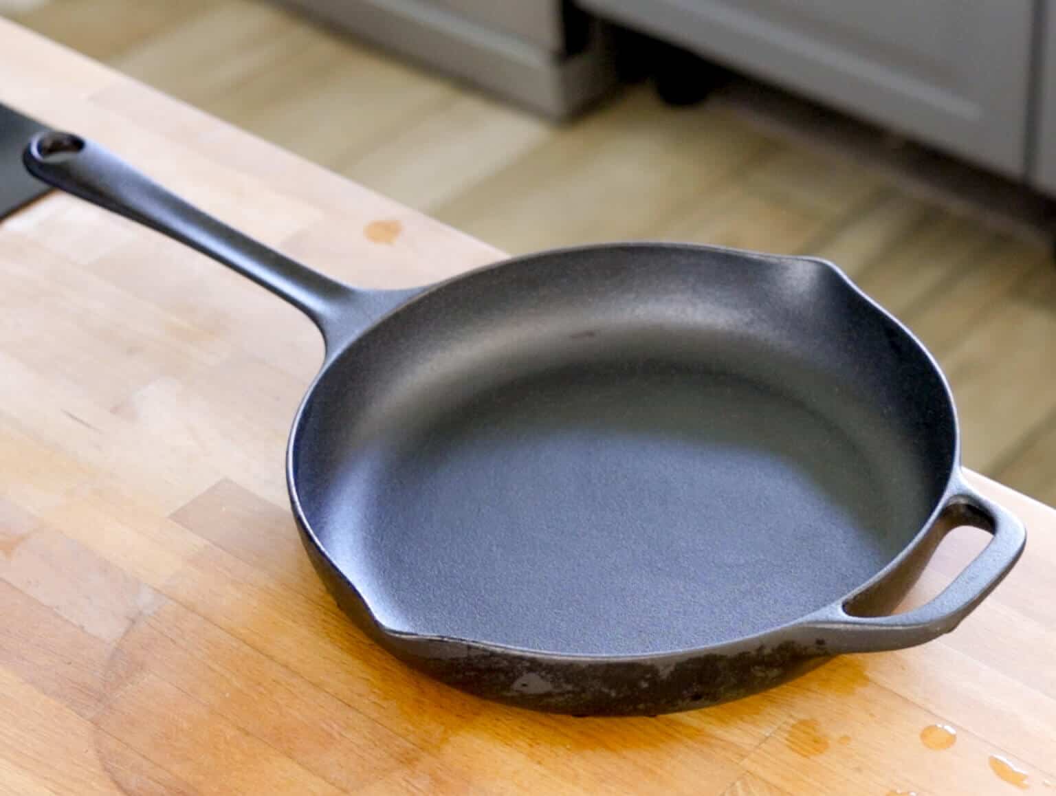 Health Benefits & Reasons to Use Cast Iron Cookware - Free to Flower